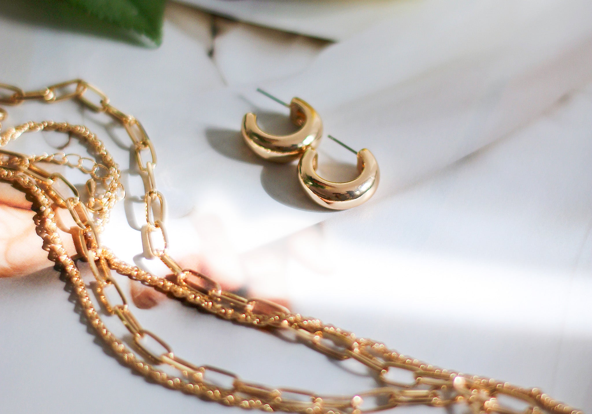 Accessorize in Style: Summer Edition! – lookingGLASS Lifestyle